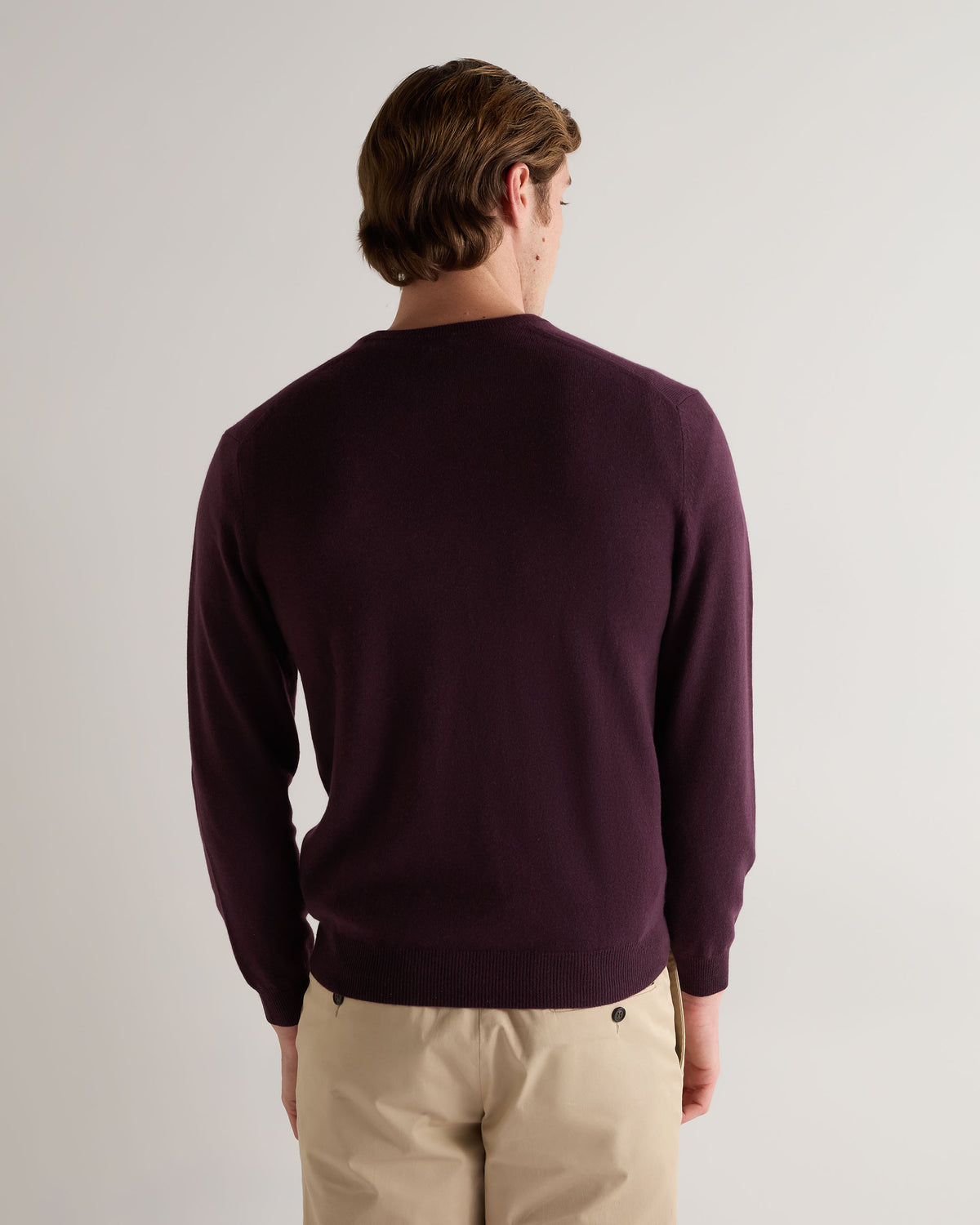 007 Logo V Neck Cashmere Jumper Plum Purple | N.Peal