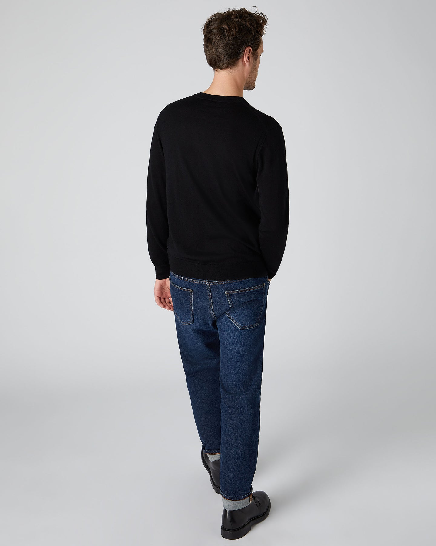 Men's Fine Gauge Cashmere Round Neck Jumper Black | N.Peal